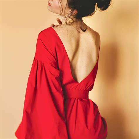 続けるほど贅肉が落ちていく。1日10回【背中の引き締めに効く】簡単習慣 きれいのニュース｜beauty News Tokyo