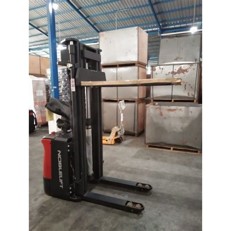 Jual Hand Stacker Elektrik 1 6 Ton 4 6 Meter Hand Lift Elektrik