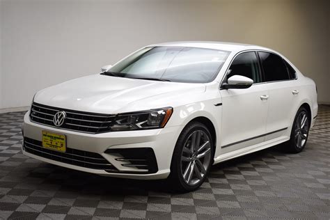 Pre Owned 2017 Volkswagen Passat 18t R Line 4d Sedan In Barberton