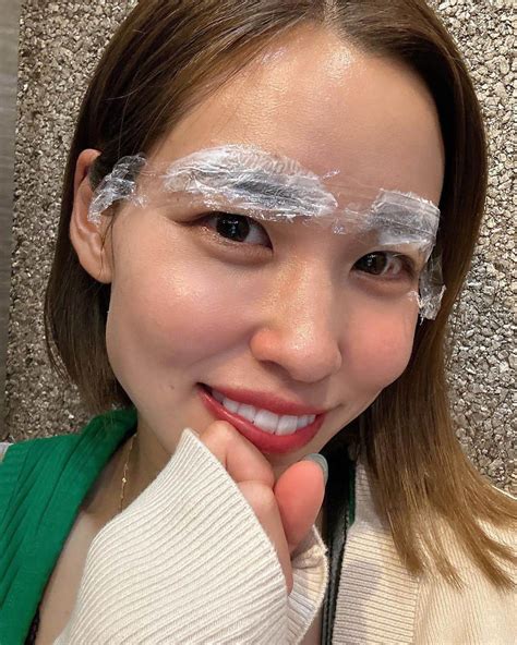 三谷沙也加さんのインスタグラム写真 三谷沙也加instagram「⁡ ⁡ ・ 眉アートしましたぁ〜🤍 ⁡ 薄くなってきてたので