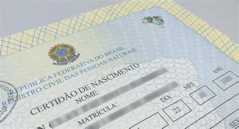 Número de pessoas que trocaram nome de batismo cresce no ES Folha Vitória