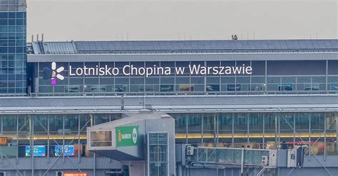 Warszawa Niebezpieczny Incydent Na Lotnisku Chopina Samolot Zahaczył