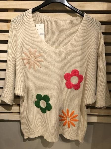 Beige Genser Med Blomster Fin Og Flott