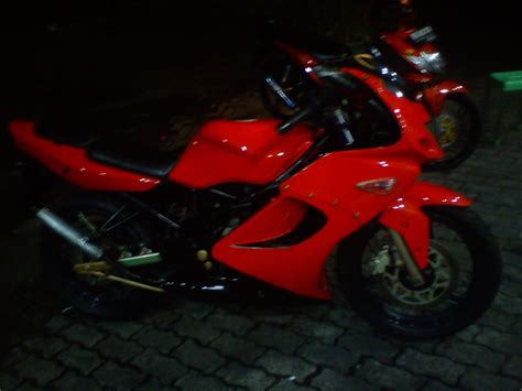 Cewek Kawasaki Ninja RR 3