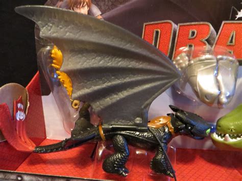 Toothless And Hiccup Vs Armored Dragon With Breakaway Armor Dreamworks