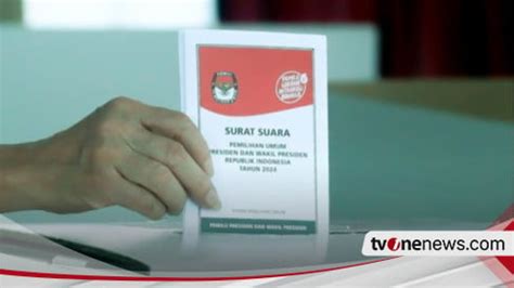 Anggota KPPS Bongkar Kotak Suara Pemilu 2024 Yang Masih Tersegel KPU