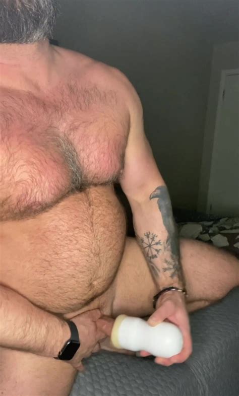 Daddy Bear Wank 010
