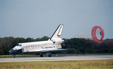 Download Free Photo Of Space Shuttlediscoverylandingdrag Chute