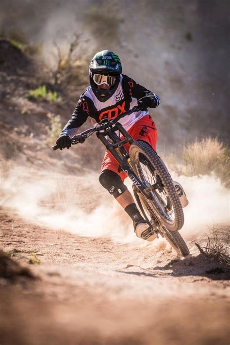 Pin Di Imagenesmelas Su Downhill Mtb Bike Andare In Bici Bici
