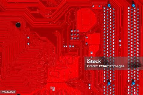 Closeup Of Red Electronic Motherboard Circuit With Processor 照片檔及更多