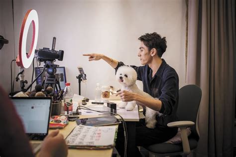 李佳琦辛巴“互撕”的背后，是消费者不够用了吗？ 国内 Cbo 在这里，交互全球美妆新商业价值