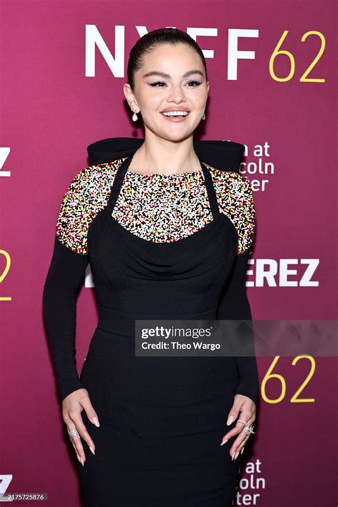 کفش‌های دمُده سلینا گومز در اکران این فیلم، کاربران را عصبانی کرد چی