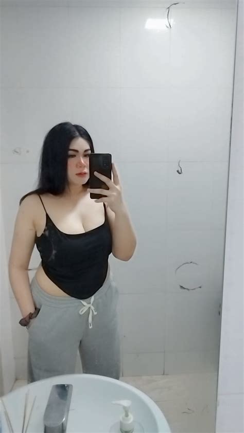 Katy Naughty Thai Escort In Dubai