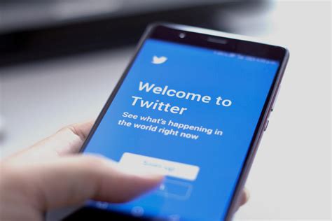 Probleme Pentru Elon Musk Rețeaua De Socializare Twitter Atacată De