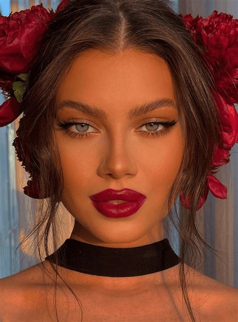 25 Natural Makeup With Red Lip Looks Youll Adore