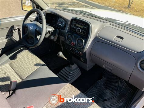 Nissan Np300 2 4 Doble Cabina Típica 4x2 Mt 2011 Mx