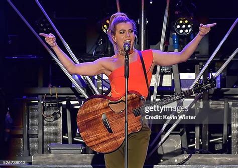 Kimberly Perry Photos Photos And Premium High Res Pictures Getty Images