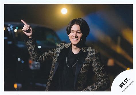 駿河屋 West小瀧望横型・上半身アルバム「award」mv＆ジャケ写オフショット公式生写真（男性生写真）