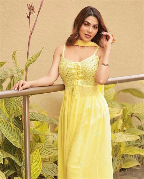 நிக்கி தம்போலி Photos And Images 31244 Filmibeat Tamil