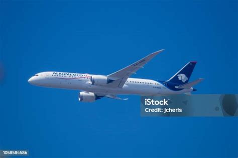 アエロメヒコ航空ボーイングのドリーム ライナー B787 平面 Jfk に近づいて アエロメヒコ航空のストックフォトや画像を多数ご用意