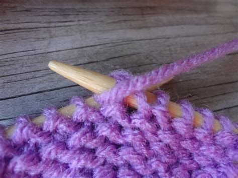 Fiber Flux How To Work The Purl Stitch