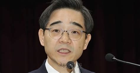 속보 검찰 ‘50억 클럽 권순일 전 대법관 압수수색