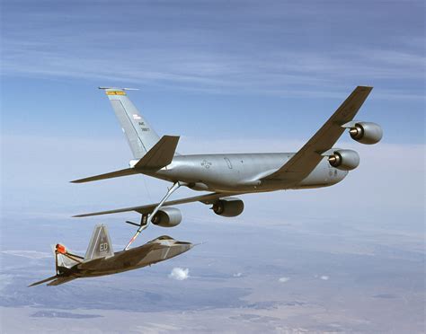 Boeing Kc 135 Stratotanker En Service