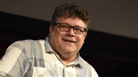 Nam Diễn Viên Goonies Sean Astin Hoan Nghênh Nhãn Hiệu Em Bé Nepo