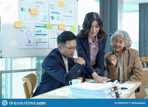 Professional Asian Senior Businesswoman Or Female Boss In The Meeting