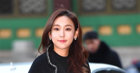 포토엔hd 박지영아나운서 각선미 드러낸 하객 패션