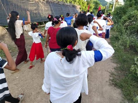 Khit Thit Media စစ်ကိုင်းတွင် မင်းအောင်လှိုင် အမိန့်ဖြင့် စစ်တပ်ထောက်ခံသော ပြည်သူ့စစ် အမည်ခံ