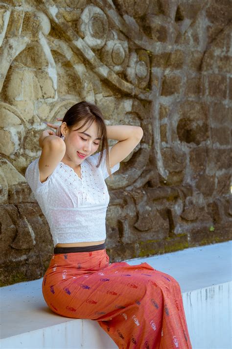 May Myat Noe Thwe ပဲပဲ