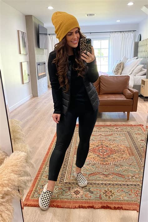 Pin By Pam Westfall On Clothing Outfits With Leggings Mom Outfits