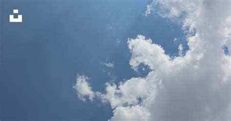 白い雲と青い空の写真 Unsplashの無料ブルームフォンテーン写真