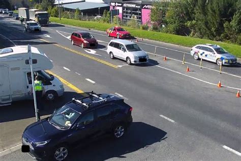 Sunlive Molasses Spill On Sh29 After Truck Crash The Bays News First