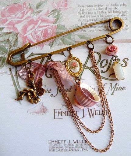 Assemblage Jewleryおしゃれまとめの人気アイデアPinterestLecia Langston 安全ピン