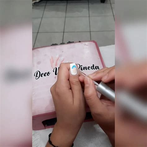 Caricatura De Nayib Bukele En Uñas A Mano Alzada Acrílicas Tutorial
