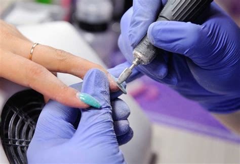 Curso Online de Uñas Acrílicas y de Gel Esculpidas Una formación que te ofrece un trabajo seguro