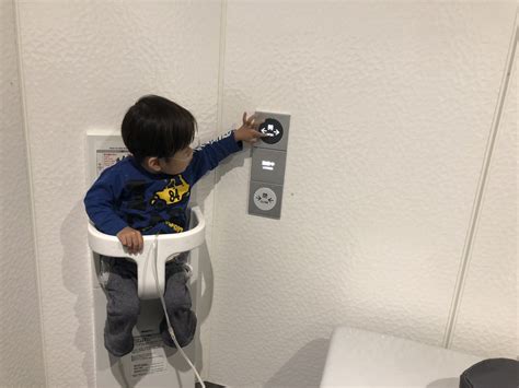 外出先のトイレが「このトイレを作ったのは誰だぁ！！」案件だった→tlの反応とツイ主による具体的改善案 Togetter トゥギャッター