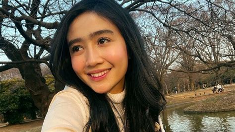 Siapa Febby Rastanty Biodata Aktris Yang Baru Saja Tunangan Agama