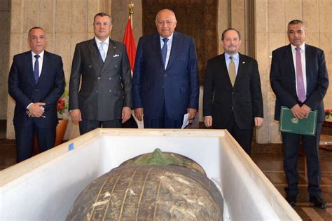 Egypts Looted Ancient Green Sarcophagus Lid Returned By Us