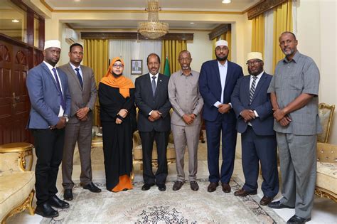 Madaxweyne Xasan Sheekh Oo La Kulmay Qaar Kamid Ah Wasiiradda