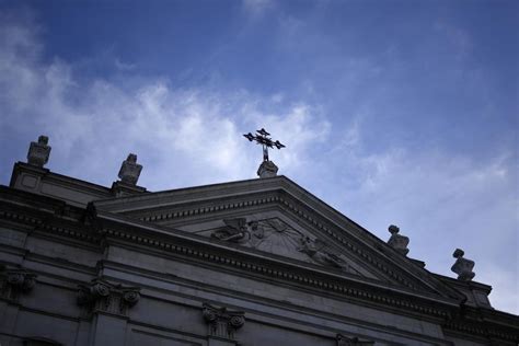 Possiblement plus de 4800 victimes d abus sexuels au sein de l Église