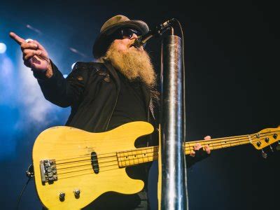 Tributes To Zz Tops Dusty Hill Paul Stanley Bootsy Collins Slash Flea And More Pay Tribute