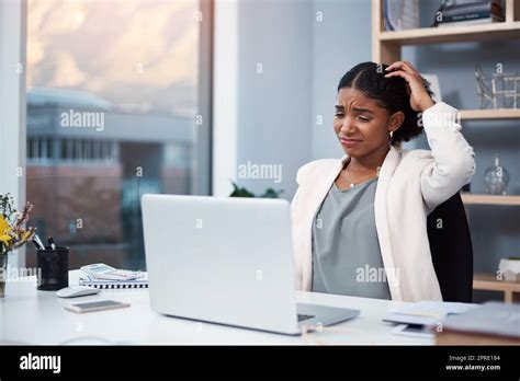 I Cant Brain Today A Young Businesswoman Looking Confused While Using