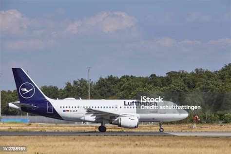 프랑크푸르트 공항 프라포트 루프트한자의 에어버스 A319114 이륙 Airbus에 대한 스톡 사진 및 기타 이미지