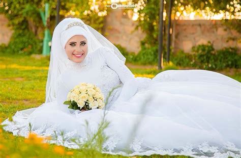 Hijabi Bride Muslim Wedding Muslim Bridal Bride Muslim