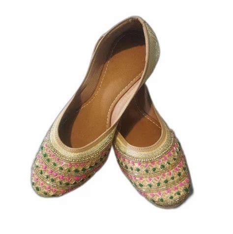 Ethnic Creambase Ladies Mojari Jutti Size 40 At Rs 250pair In Jaipur