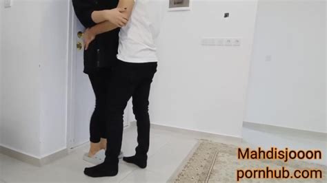 خیانت زن شوهردار همسایه در حال دادن گوشیش زنگ میخوره که شوهرش پر