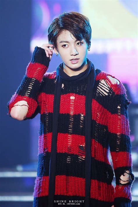 Ini Dia 10 Penampilan Jungkook Paling Seksi Dibalut Dengan Outfit Yang